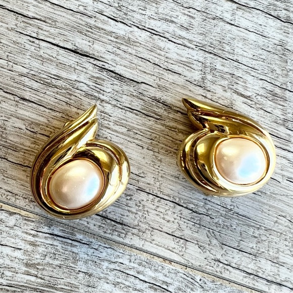 Erwin Pearl | Jewelry | Vintage Erwin Pearl Clipon Haute Couture 9s ...